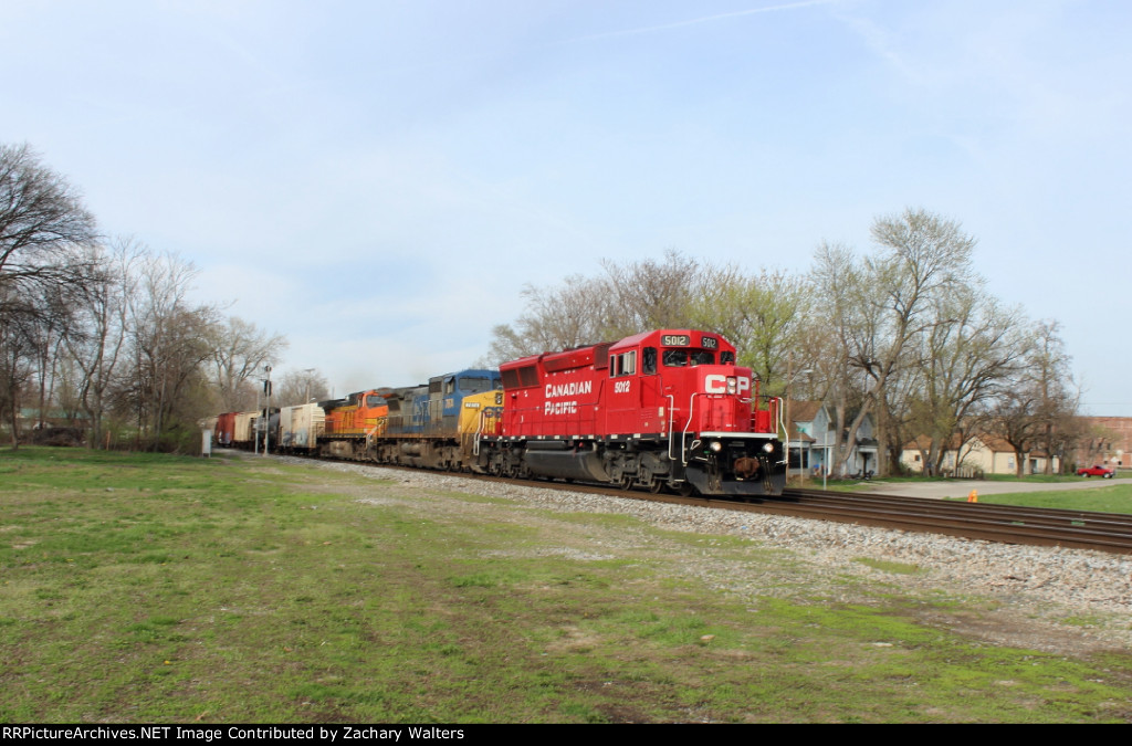 CP 5012 CSX 7874 BNSF 4075